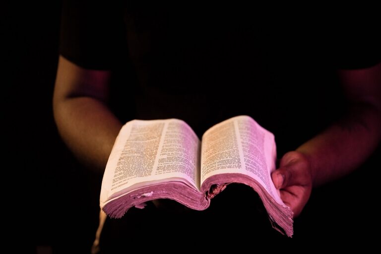 Servir Dieu et être en communion avec Dieu. – Fréquence Chrétienne